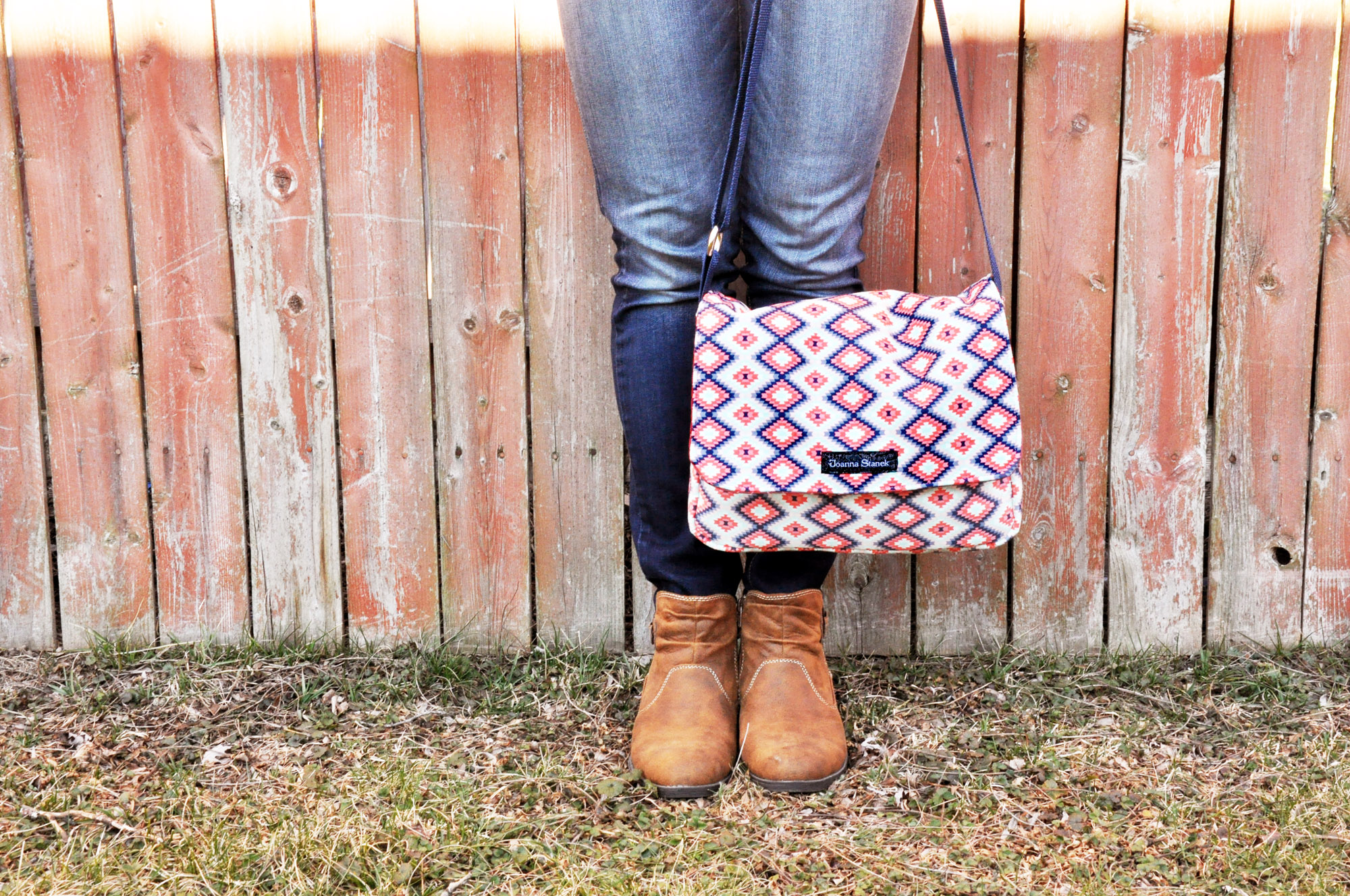Pink and Navy Blue Aztec Print Mini Messenger Bag – Joanna Stanek